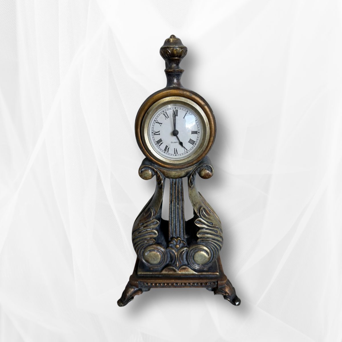 Vintage Clock | Please Be Seated Event Rental