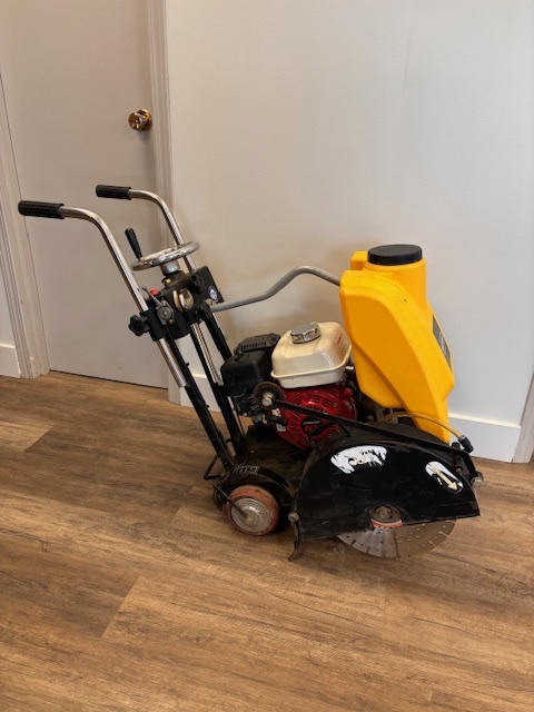 Concrete saw Capable of cutting up to 5-1/2' deep using | Leduc/rental ...