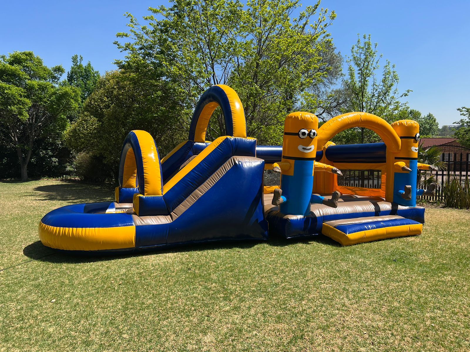 Gladiator Obstacle Course | Nellies Jumping Castles