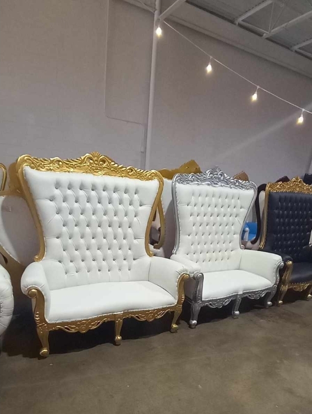 Lovers Sofa | Trusted Party Rentals in Chicago | 24/7 Event Essentials
