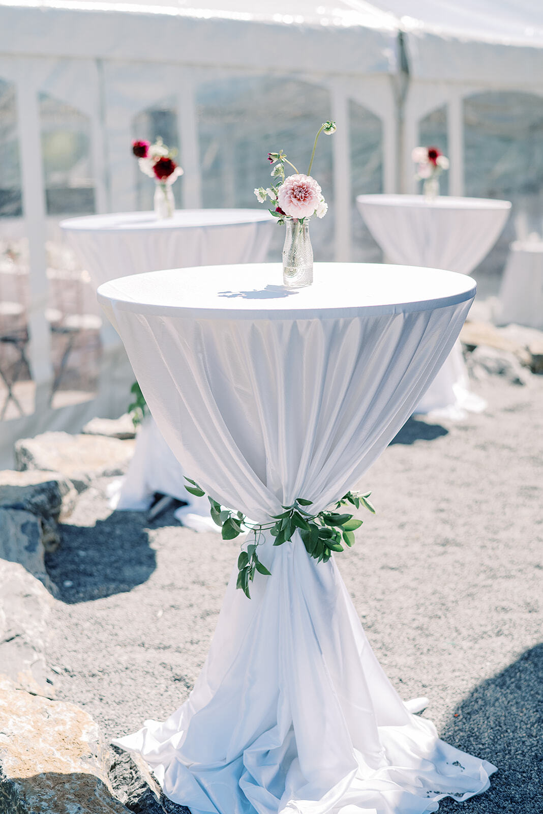 Cocktail Table | Romance