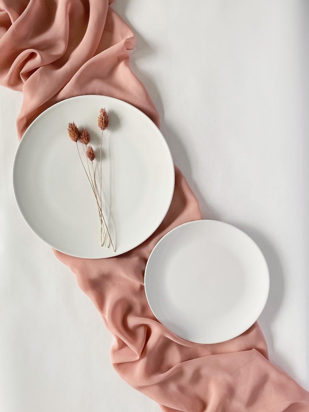 Simple White Plates | Meraki Party Rentals LLC