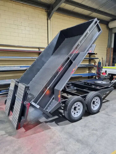 LARGE HYDRAULIC TIPPER TRAILER | PNJ Hire - Orange NSW and Central West