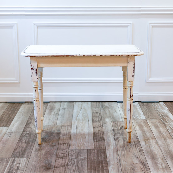 Signing Table Chippy - Small | The Event Artists