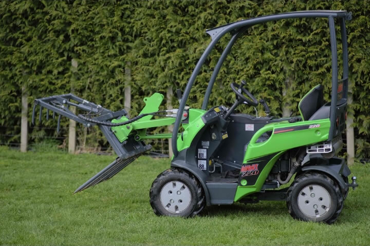 Avant 220 Loader | Mandeville Hire