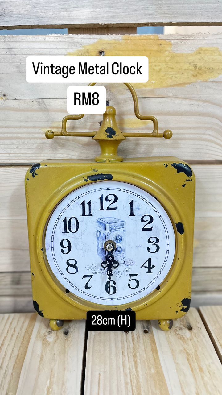 Vintage Metal Clock | HOUSEOFSIX PLT 202204002402 (LLP0032689-LGN)