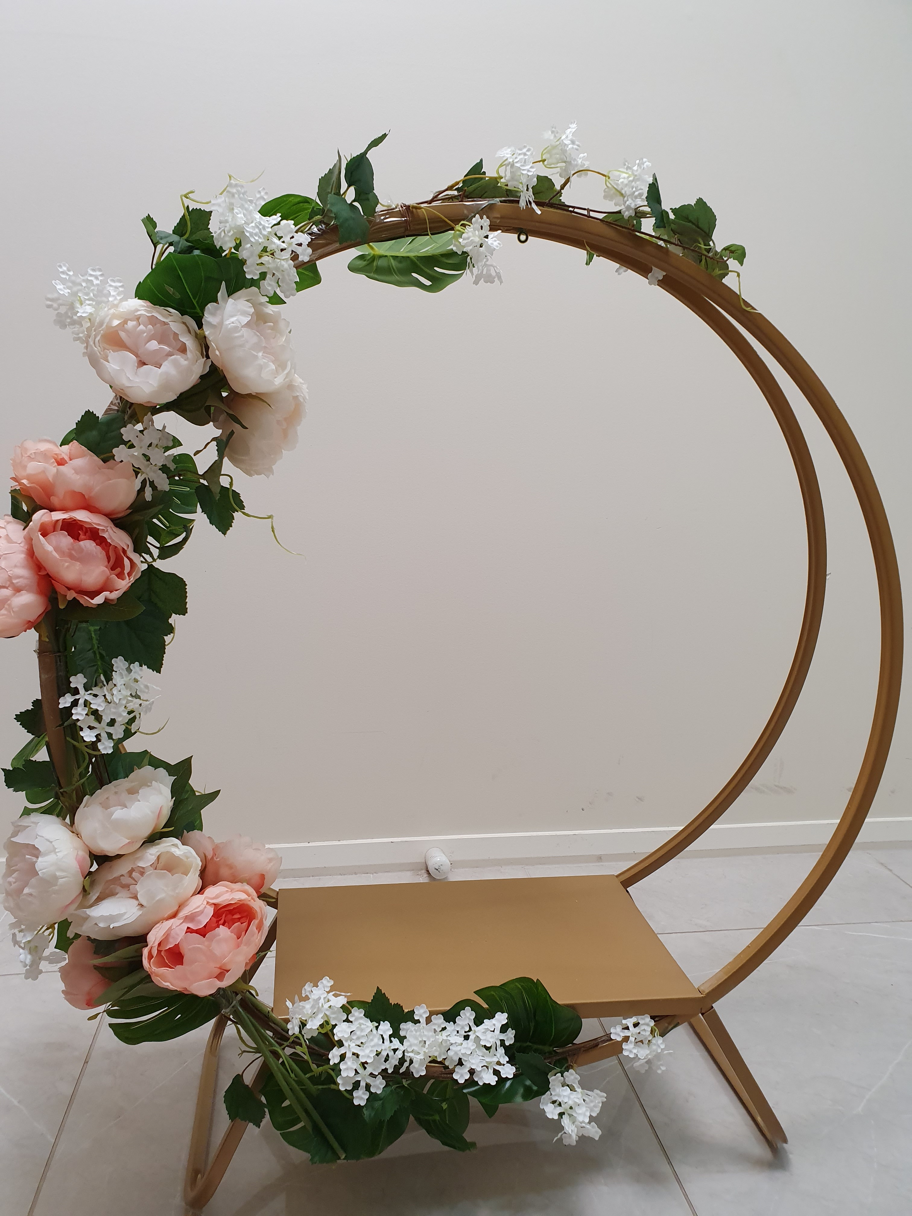 Big Cake Stand/Photo Booth - Gold | Kalam Party Hire