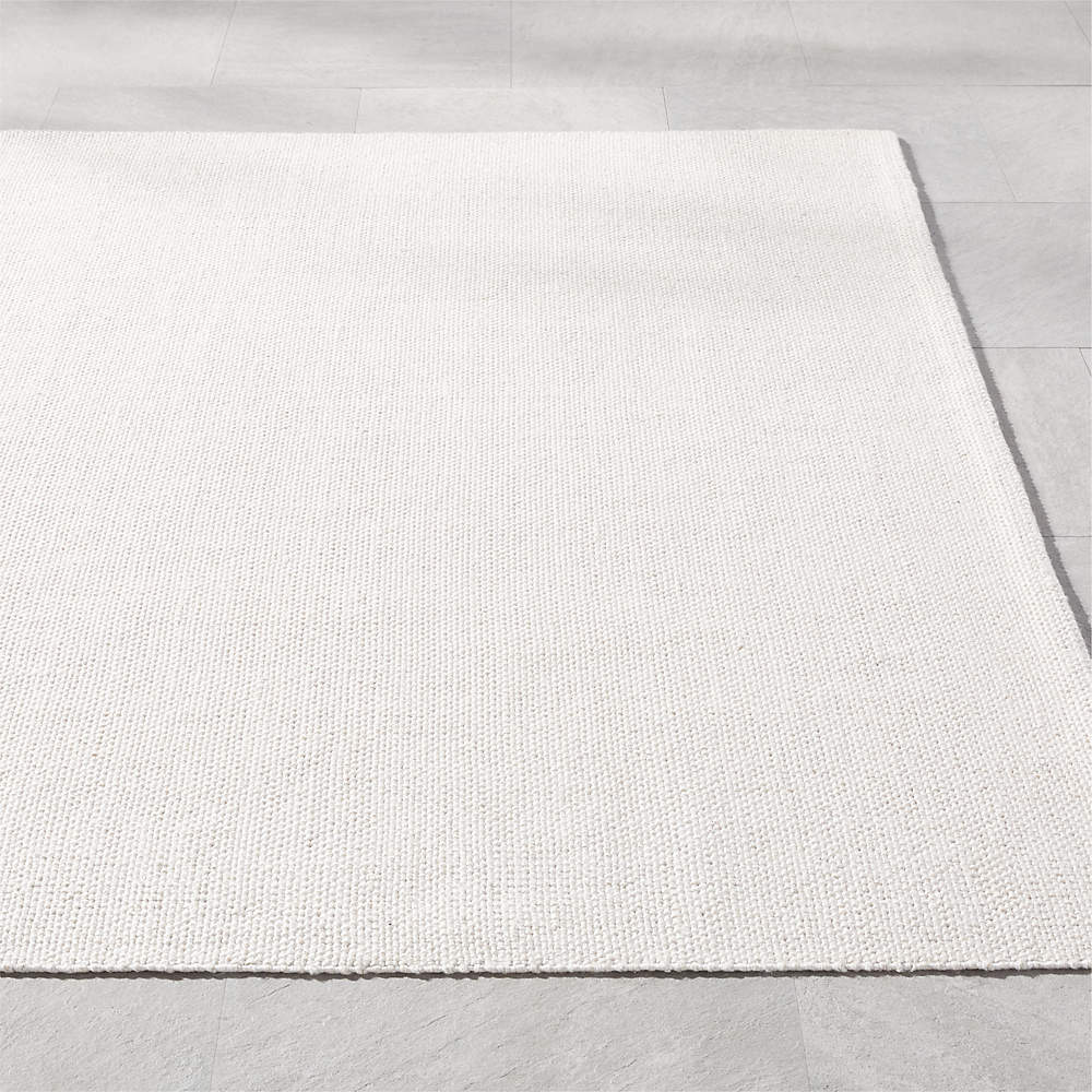 5x7 Neutral Outdoor Rug | Design Eye Rentals - Austin