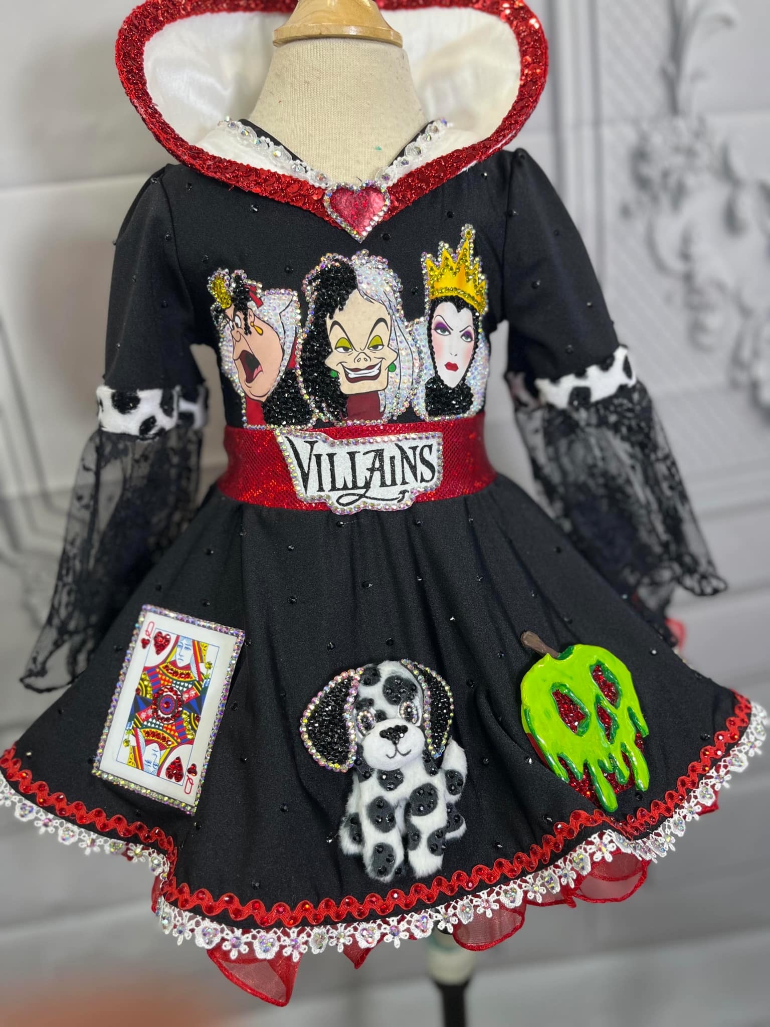 RM-12/2 Disney Villains | Mallie´s Closet Pageant Rentals