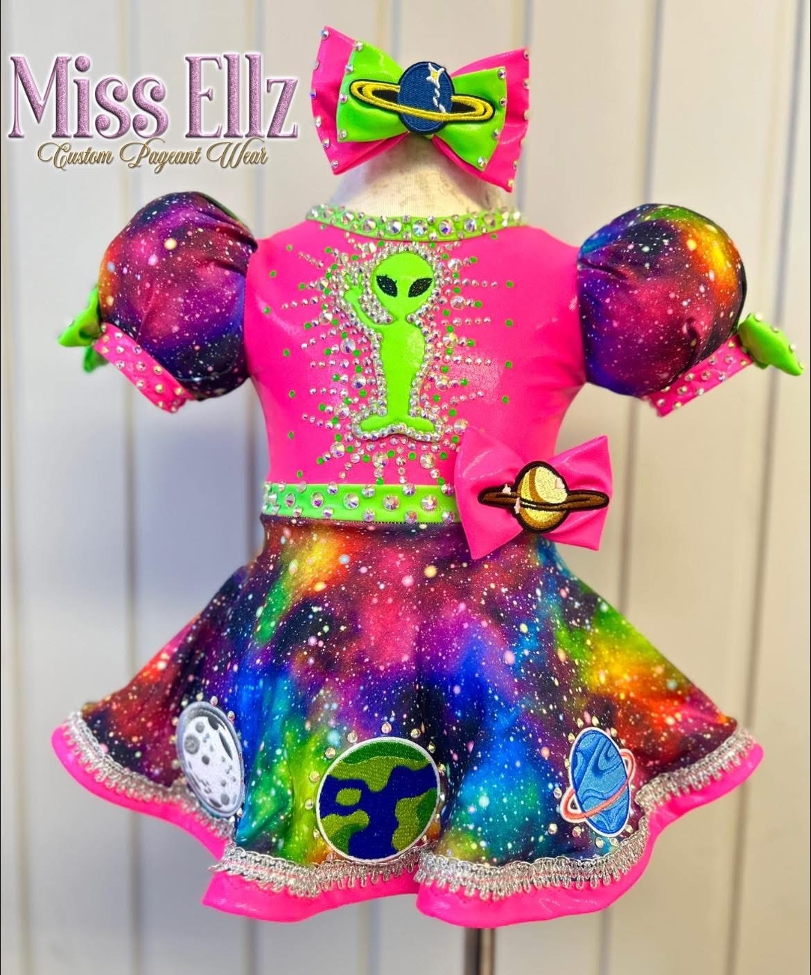 12/2 Galaxy/Alien/Space OOC | Mallie´s Closet Pageant Rentals