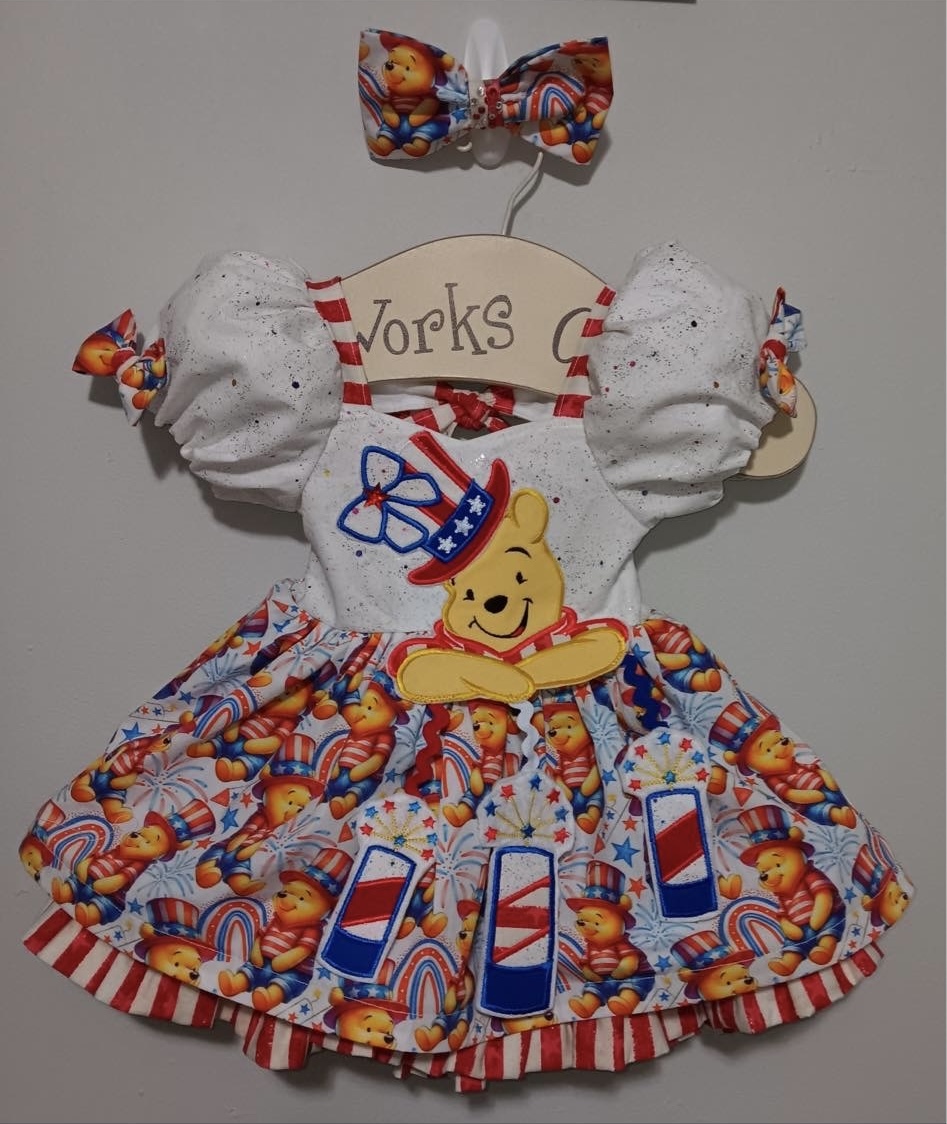 AM- RWB Pooh Bear casual/ ooc 12/2 | Mallie´s Closet Pageant Rentals