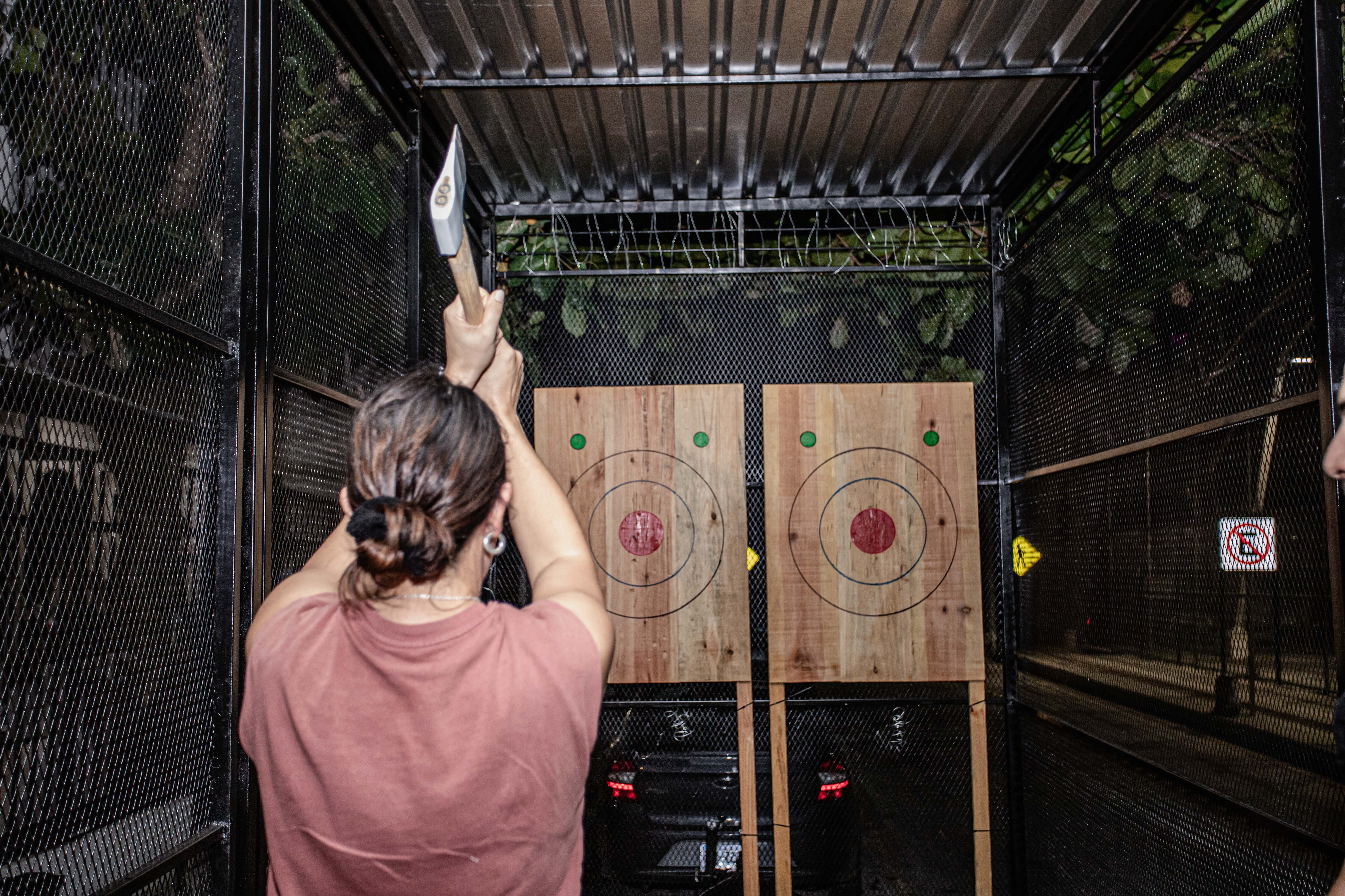 Renta de Tiro de Hachas en Cancún | Rent Axe Throwing in Cancun | ¡Todo ...