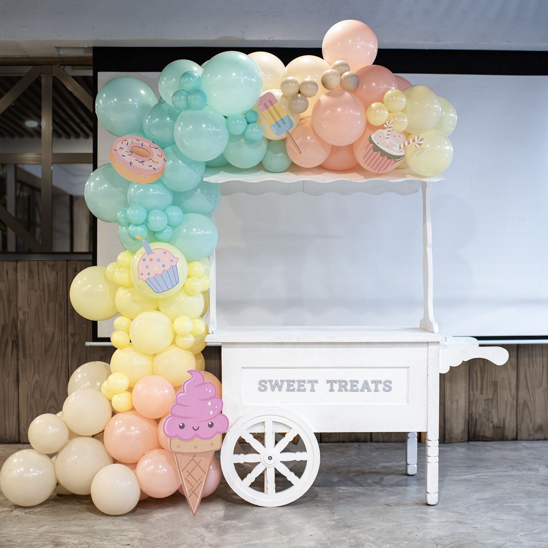 Dessert Cart | Fari Arts